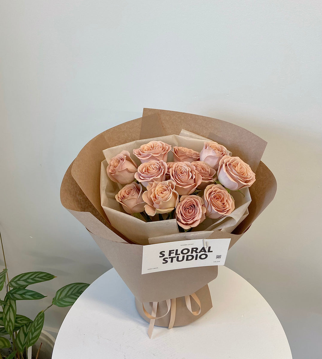 Mocha Roses Bouquet – S Floral Studio